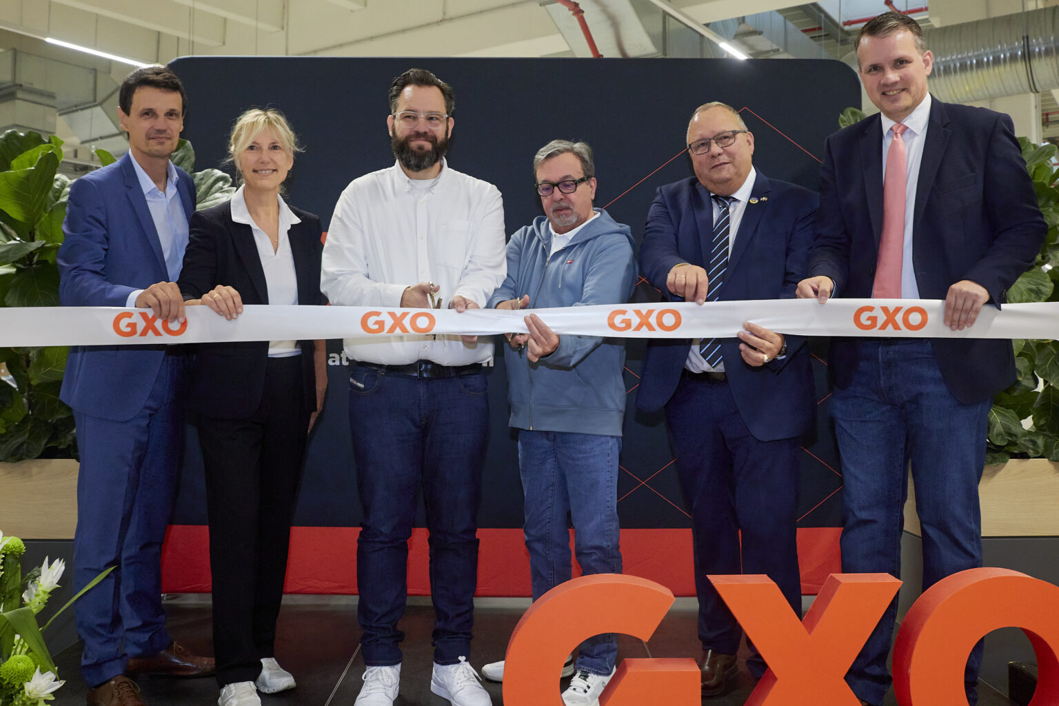 GXO completes state-of-the-art warehouse in Germany with Levi's - GXO ...